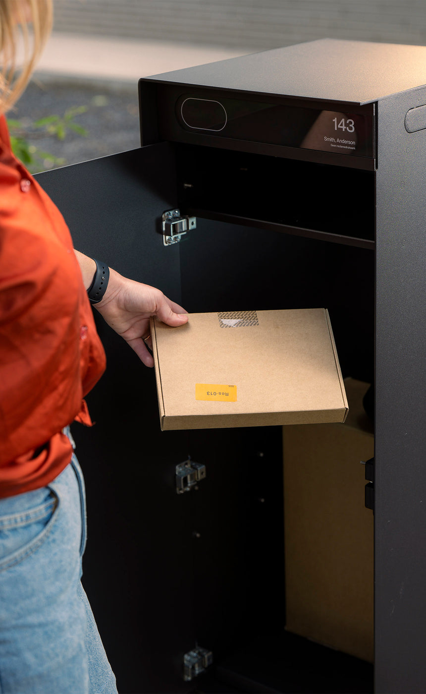 Custo 1 - Smart parcel box