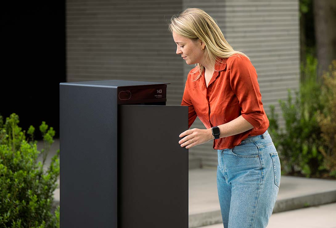 Custo: Bringing the world to your doorstep.